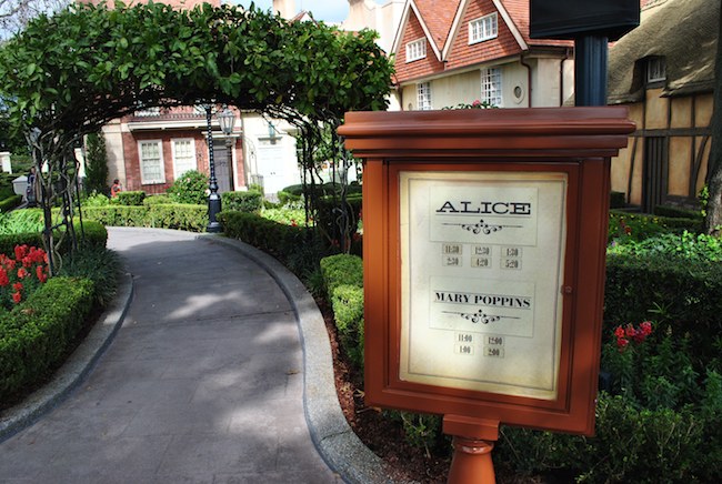 Meet an Alice in Wonderland Friend (Epcot, United Kingdom, World ...